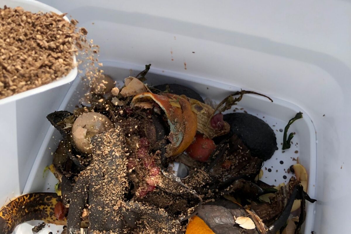 Vietnam souls - Guide on using Bokashi compost bin